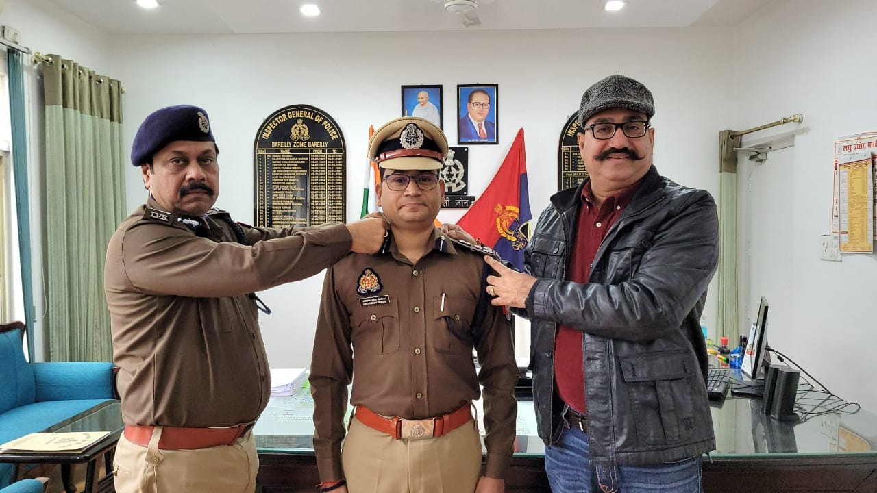 adg ig imposed rank symbol after bareilly ssp akhilesh chaurasia ...