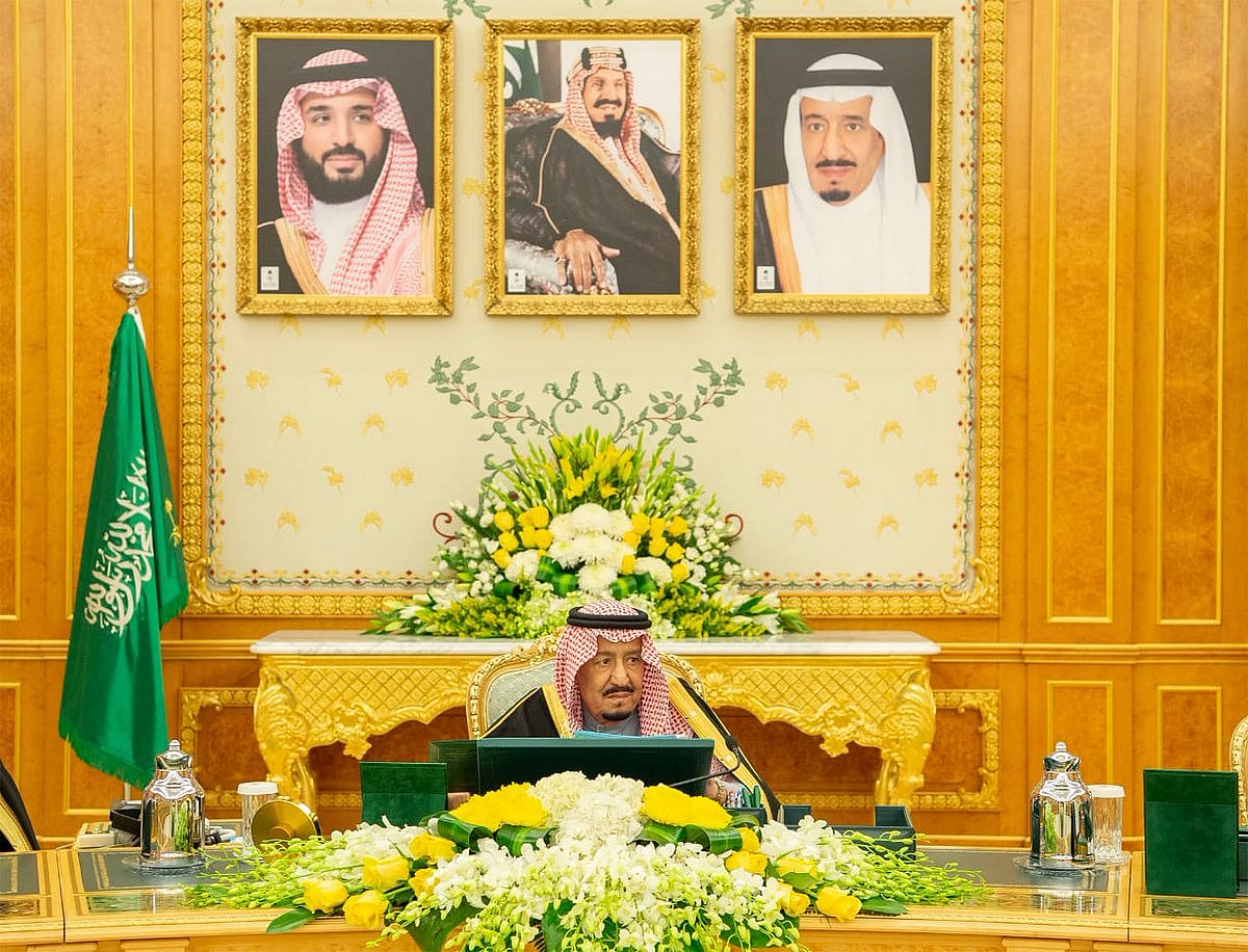 King Salman Chairs Saudi Arabia’s Cabinet Session at Al-Yamamah Palace