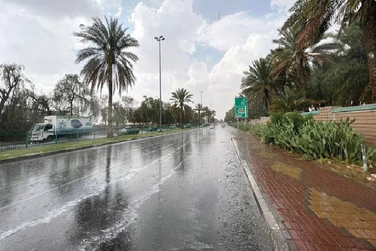 الدفاع المدني يدعو إلى الحيطة من استمرار فرص هطول الأمطار الرعدية على