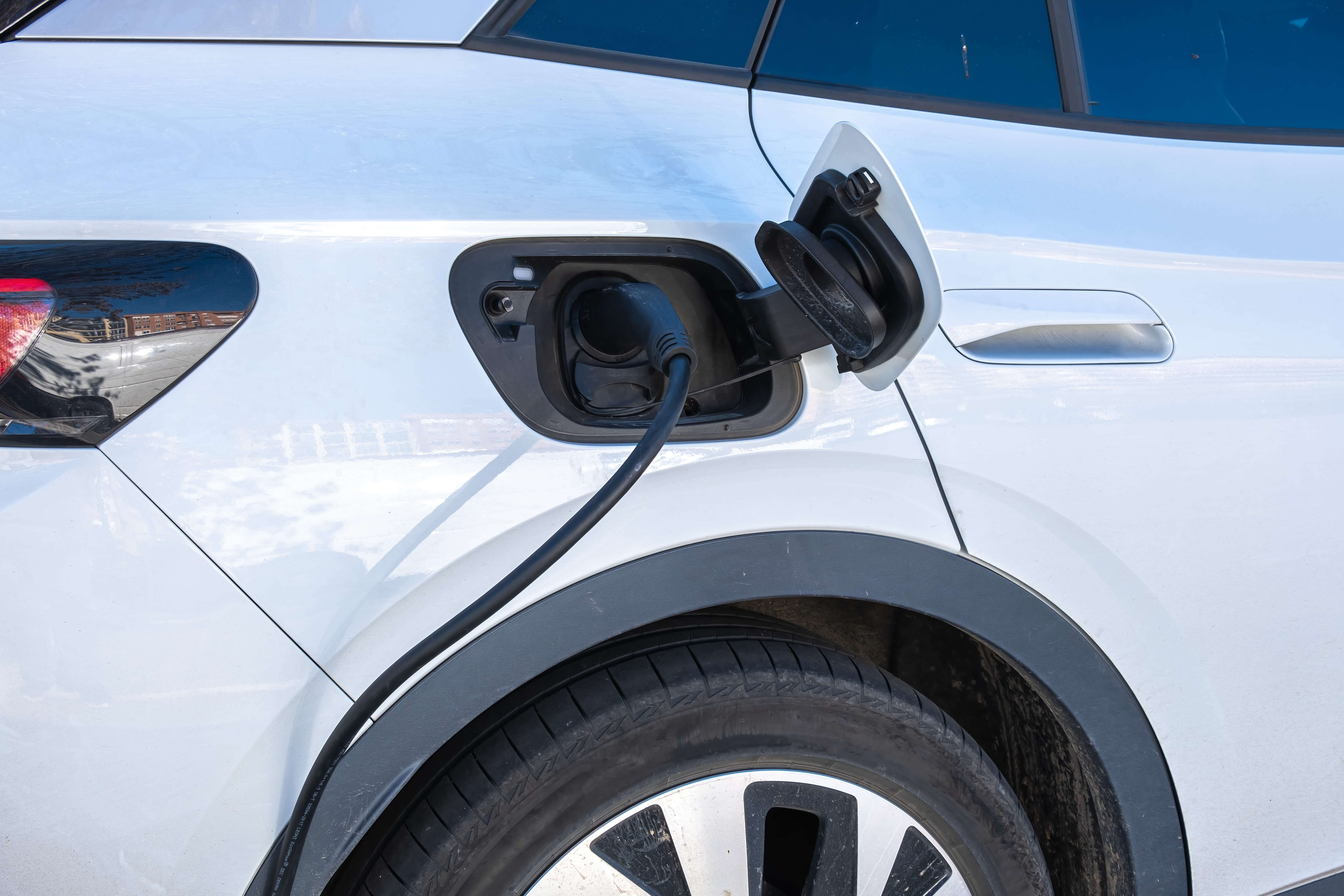 Spain's October electric/PHEV vehicle sales hold at less than 10pc of ...