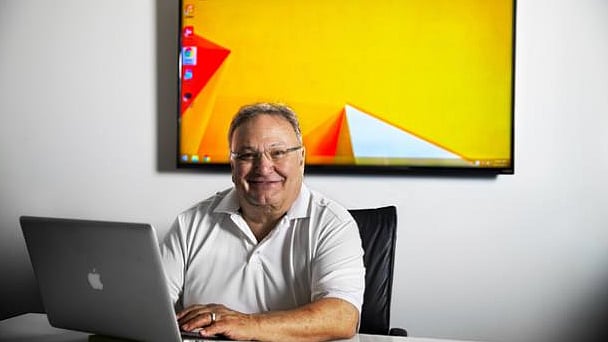 Sports betting veteran Victor Salerno speaks with Robert Mims before ...