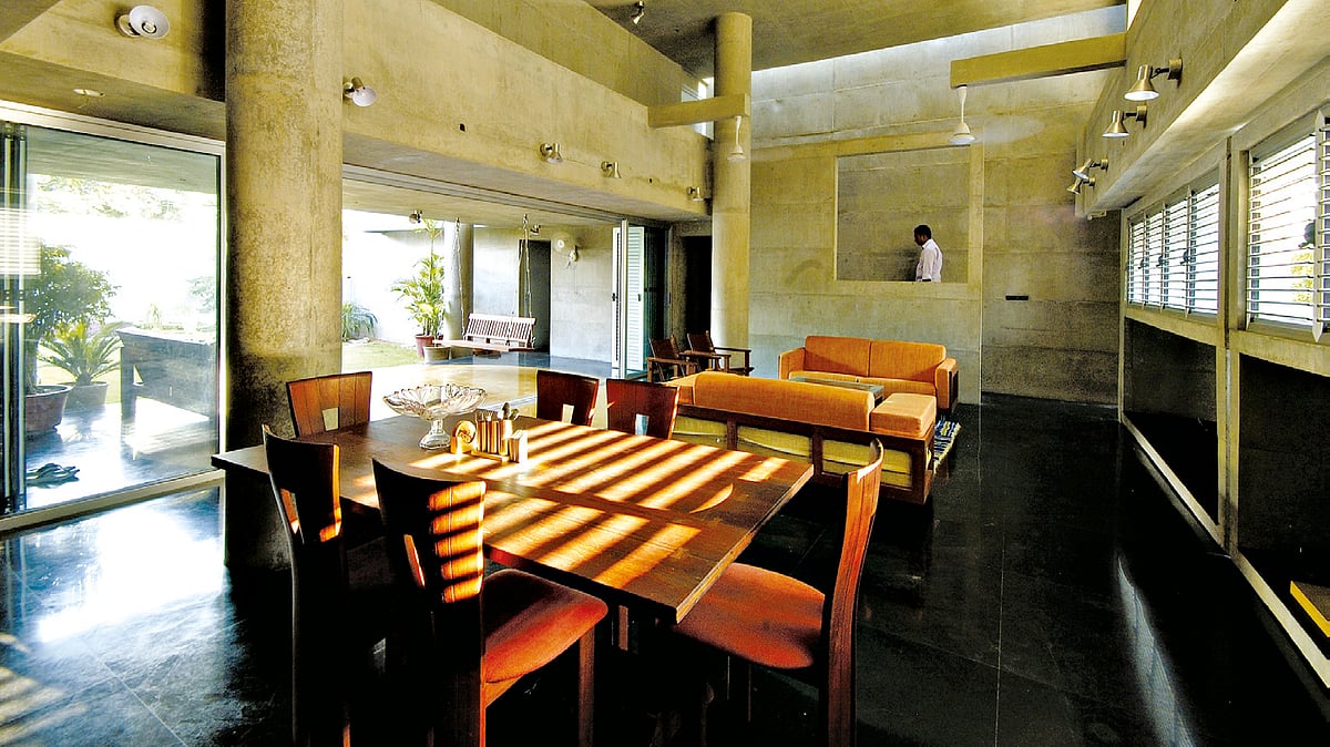 Unfolding Spaces | Matharoo Associates - Patel Residence