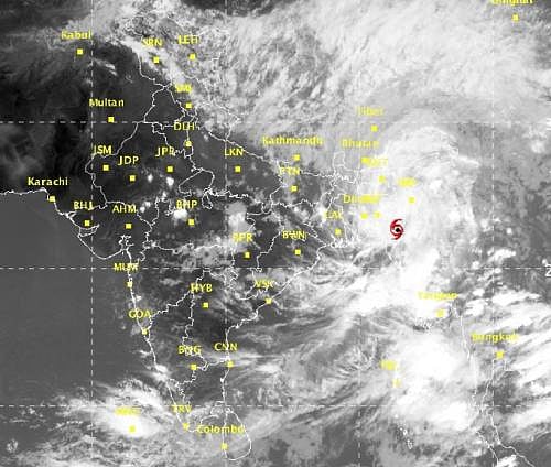 Cyclone Mora makes landfall in Bangladesh; north-eastern states in ...
