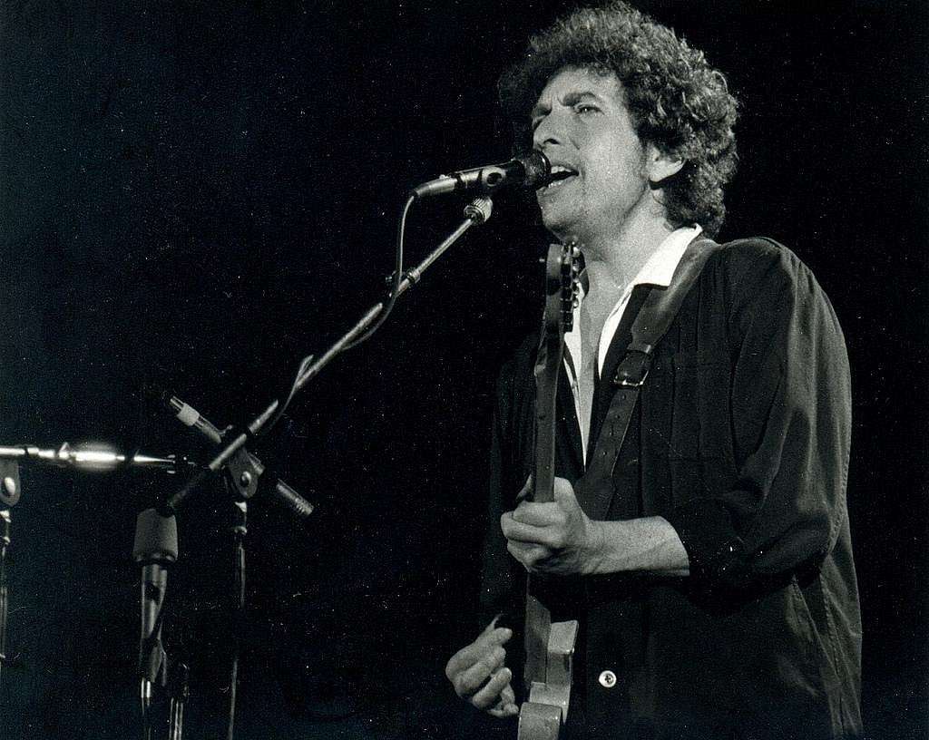 Bob Dylan, the protest singer and social critic, wins Nobel Prize for ...