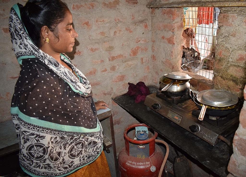 Swalia Bibi: Ujjwala's beneficiary number 2 crore can no longer afford LPG