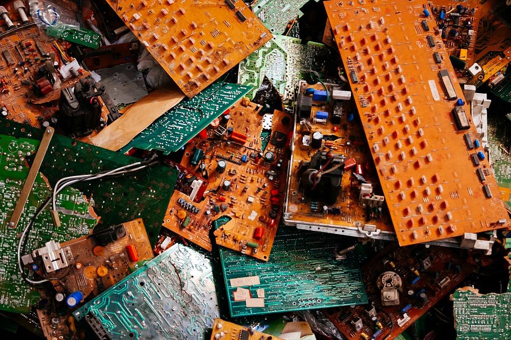 Recycling of e-waste in India and its potential