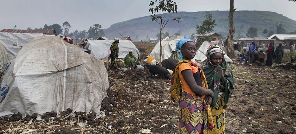 Millions of displaced people face dual hardship of COVID-19: Report