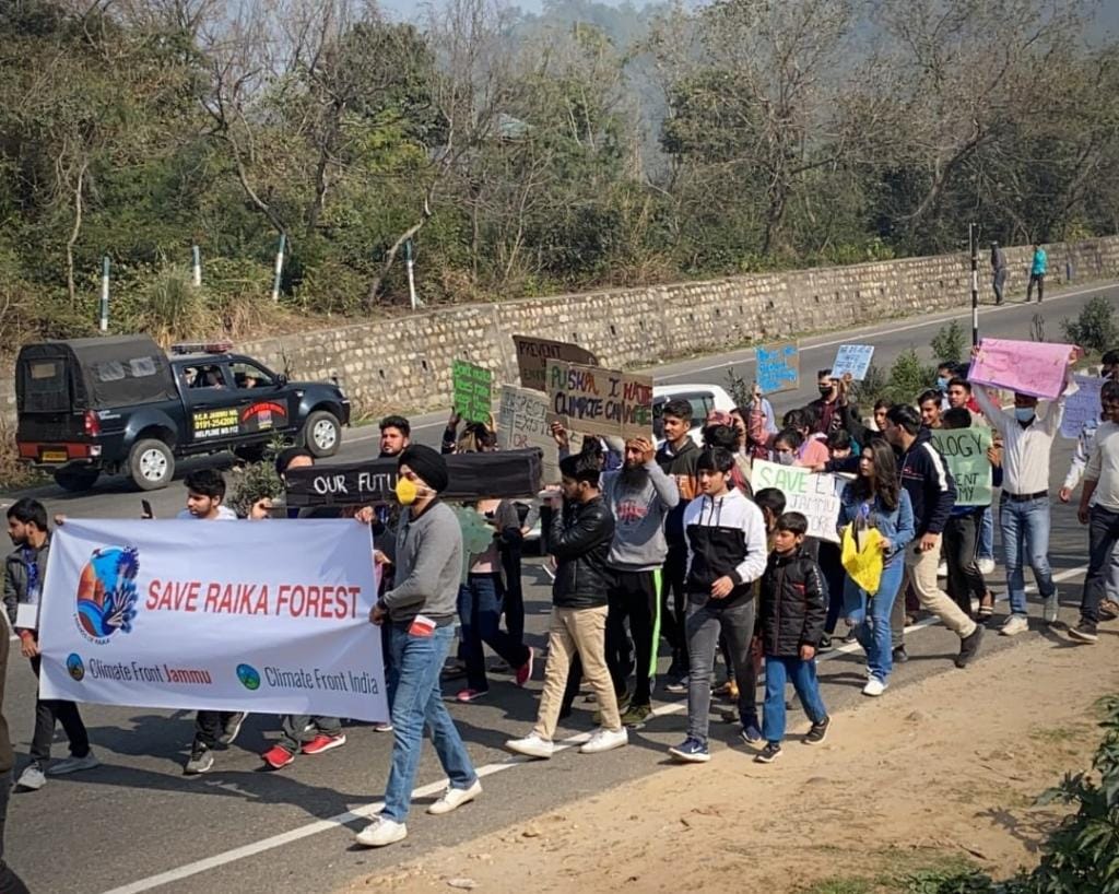 Jammu’s Chipko moment: Green activists protest plan to chop 38,000 ...