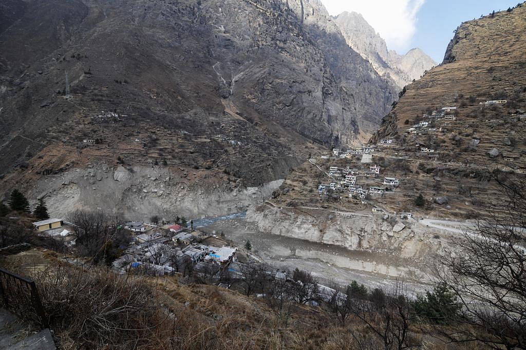 Rock, ice avalanche triggered Chamoli disaster, satellite images show