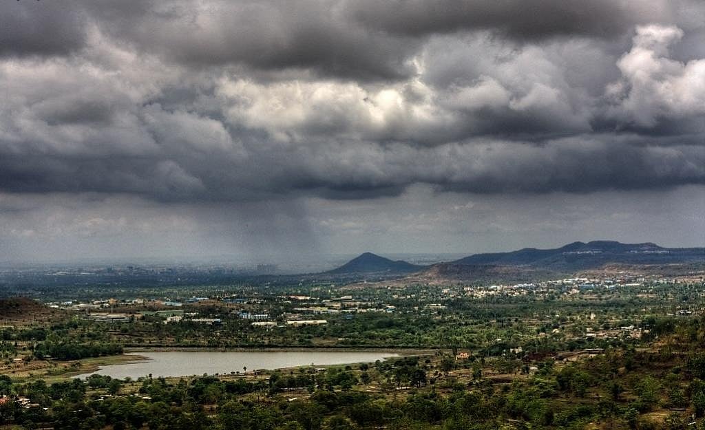 Retreating monsoon rains a global phenomenon, can help study climate change