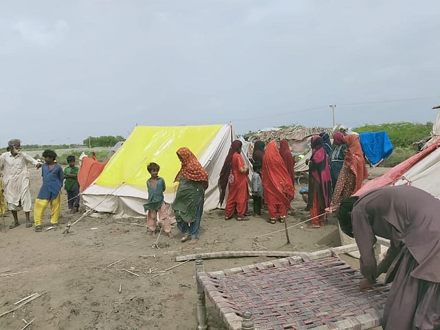 Homeless, displaced, devastated: People in Pakistan’s flood-hit Sindh ...
