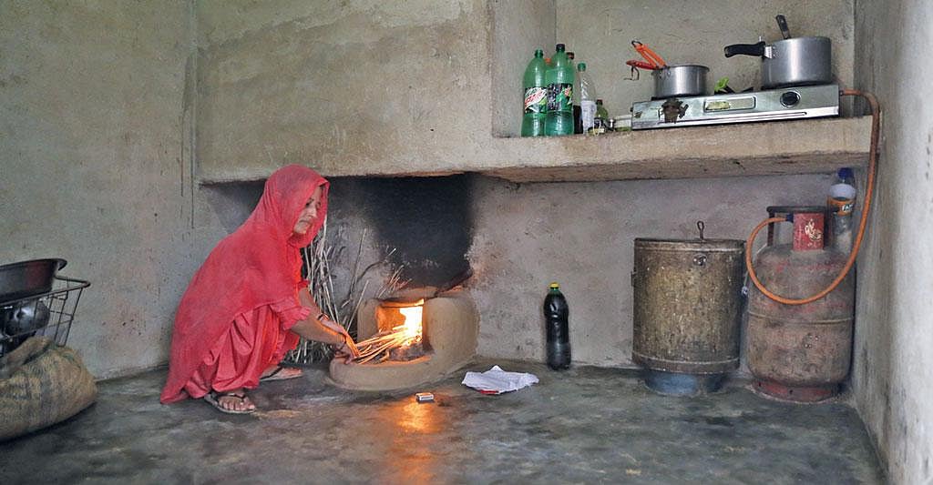 Fuelling problems: India’s poor are being forced to return to unclean ...