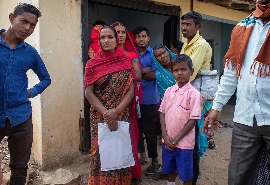 Jharkhand: Farmers wait through the night to apply for drought relief ...