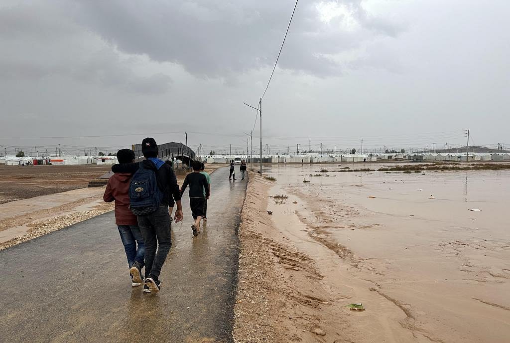 Heavy flood and hailstorm in Jordan: One dead, teen missing