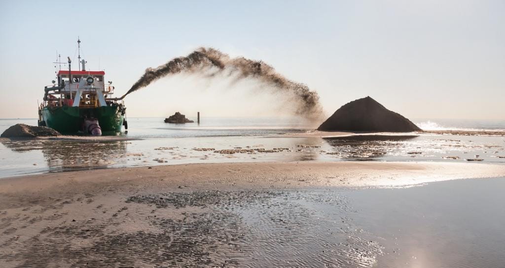 6 billion tonnes of sand taken annually from oceans, causing ...