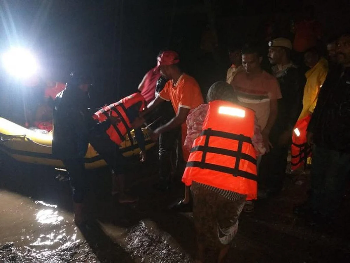 Swollen Narmada displaces thousands in Gujarat — was this an “avoidable ... Swollen Narmada displaces thousands in Gujarat — was this an “avoidable ...