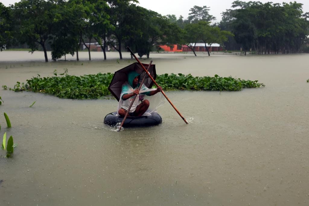 Predicting disasters: Technology behind early warning systems ...