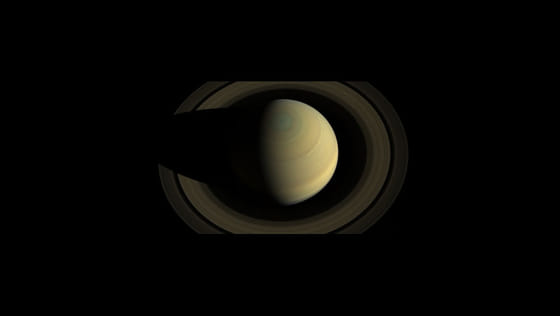 NASA's Cassini sends stunning photo of Saturn