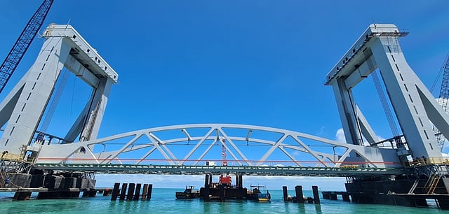 Pamban Bridge Inauguration: New Vertical Lift Railway Bridge Enhances ...