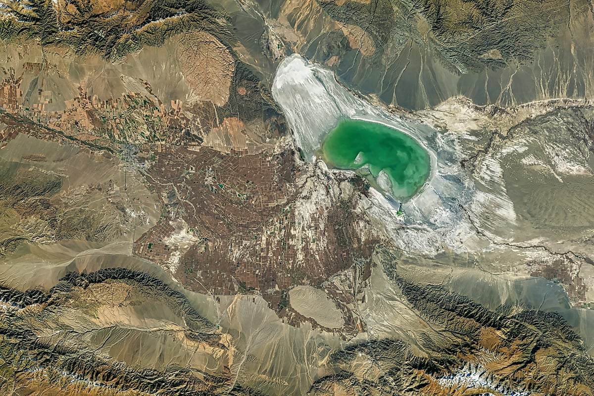 Saline Lakes: The Early Warning System for Global Water Resources