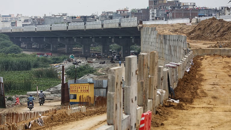 Delhi Encroaches 75% of Yamuna's Floodplains Amid Rising Population