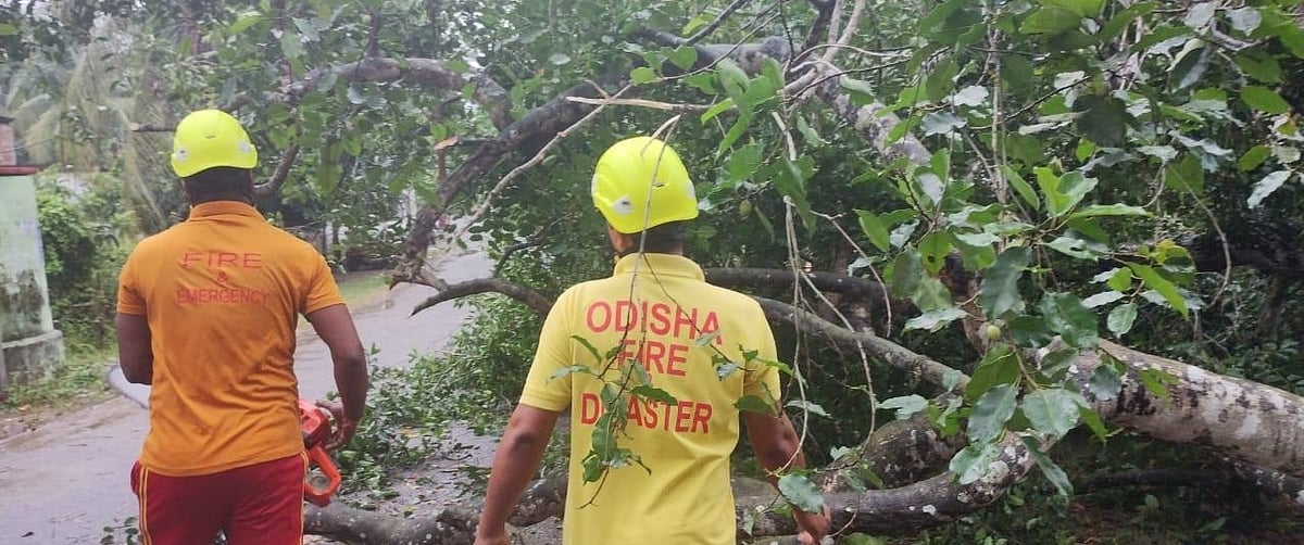 Cyclone Dana Intensifies: IMD Predicts More Severe Impact and Recurve ...