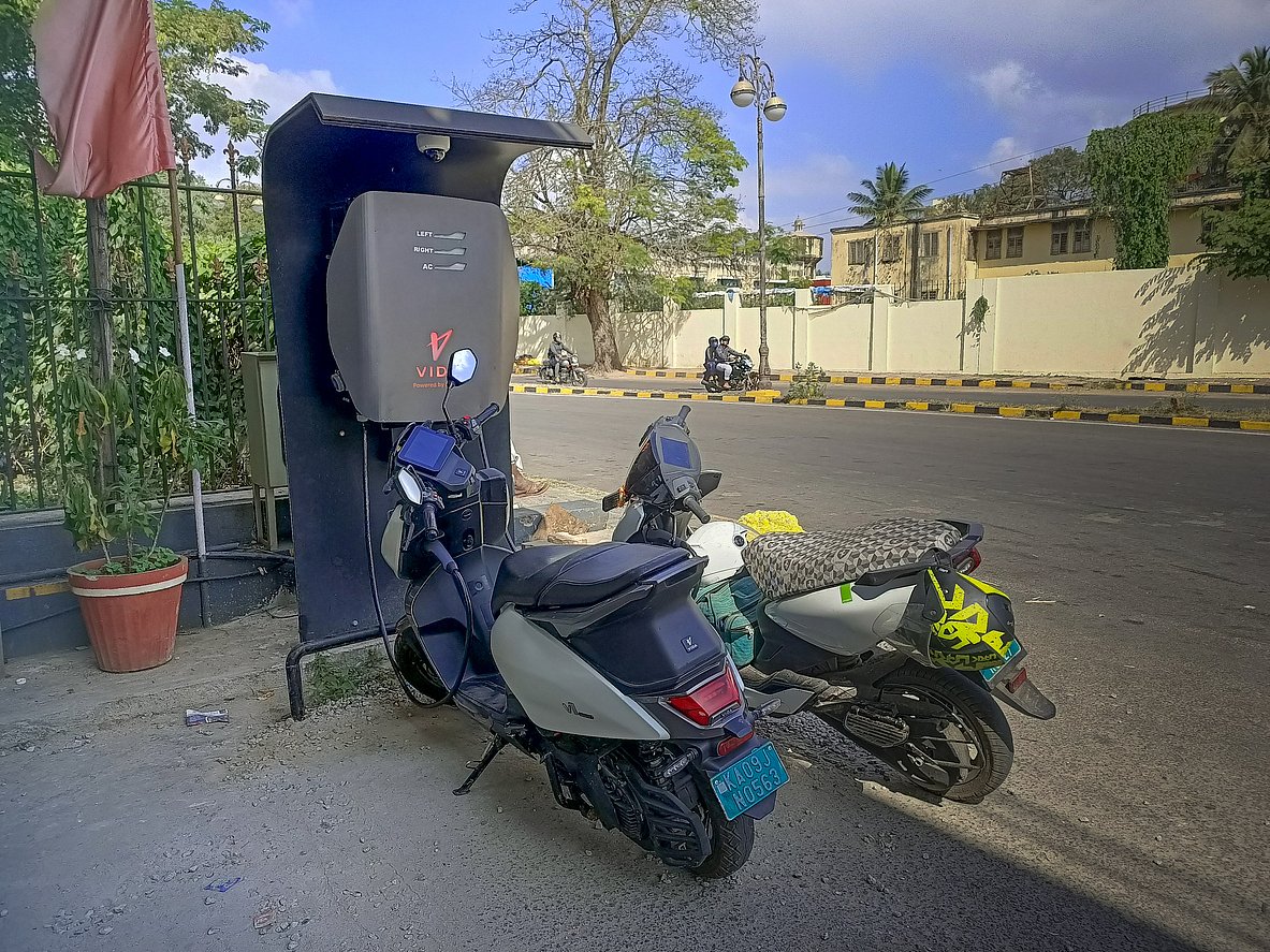 Electric Two-Wheelers in India Deliver Greater Emissions Reductions ...