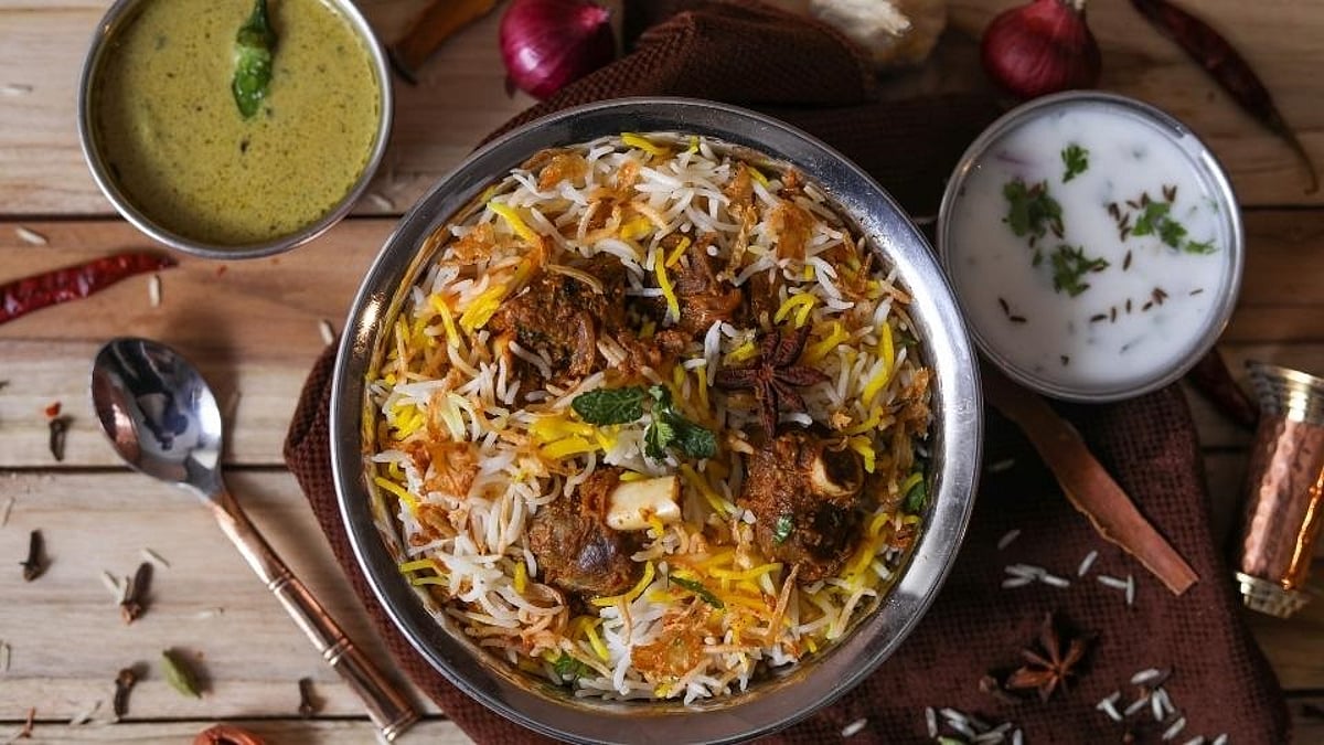 घरीच बनवा हॉटेलस्टाईलचा बिर्याणी रायता; खास टिप्स | Sakal