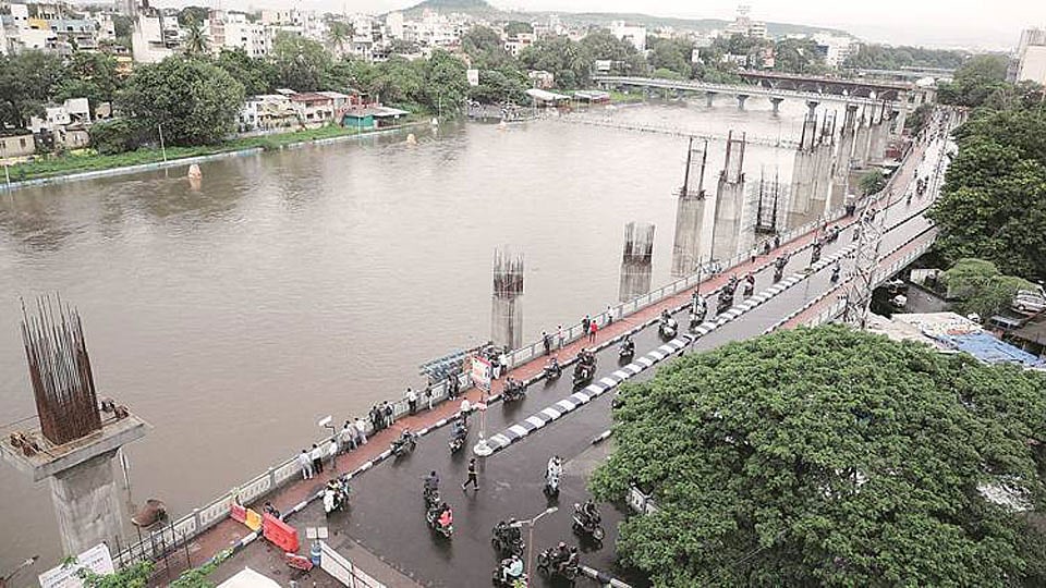 पुणे शहरातील नदीकाठ विकासासाठी जगातील शहरांचा अभ्यास | Sakal