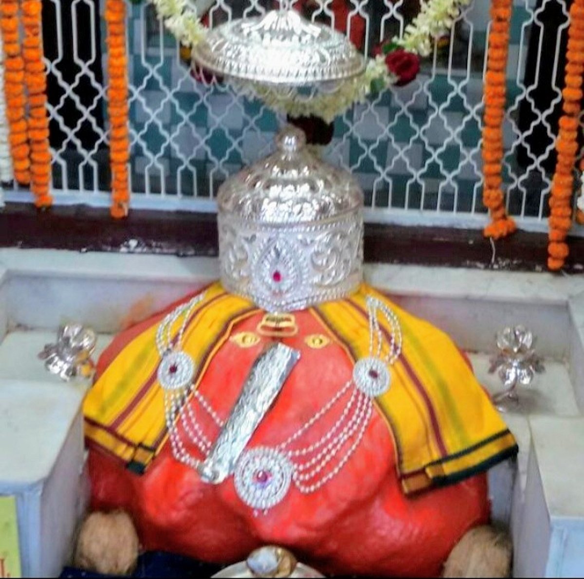 "सततं मोदक प्रिय..." | Sakal