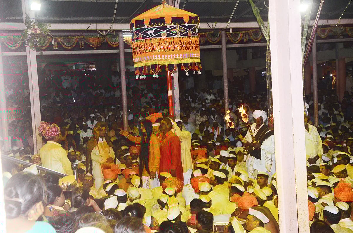 हालसिद्धनाथ यात्रेच्या मुख्य दिवशी भाविकांची गर्दी | Sakal