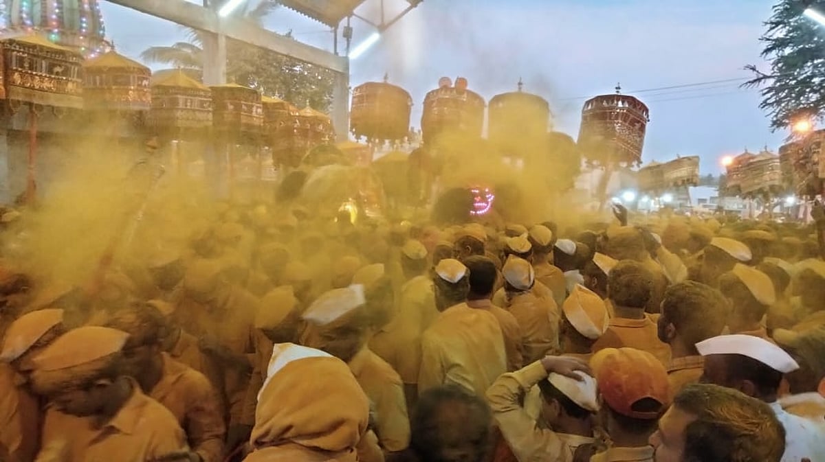 आप्पाचीवाडी : येथील हालसिध्दानाथ यात्रेची सांगता झाली. | Sakal