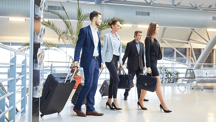 Business Tour : व्यावसायिक दौरे करताय? मग सोबत ठेव या गोष्टी | Sakal