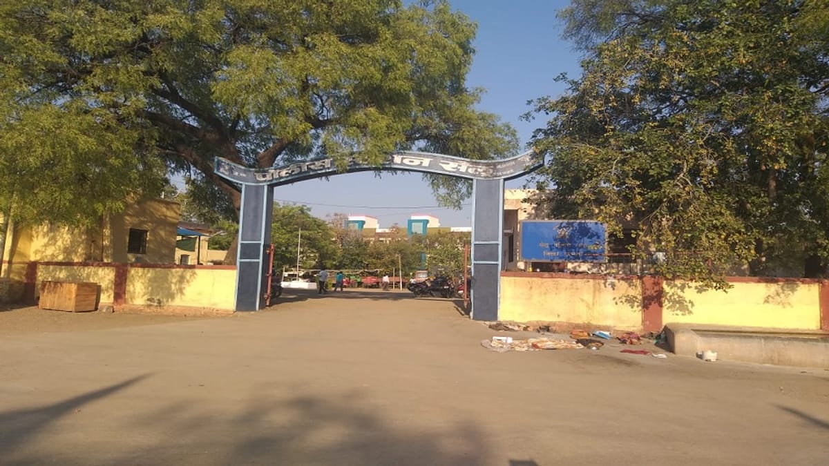 सेलू पोलीस ठाण्याचा कारभार निम्म्या कर्मचार्‍यांवर,अवैध धंदे जोरात ...