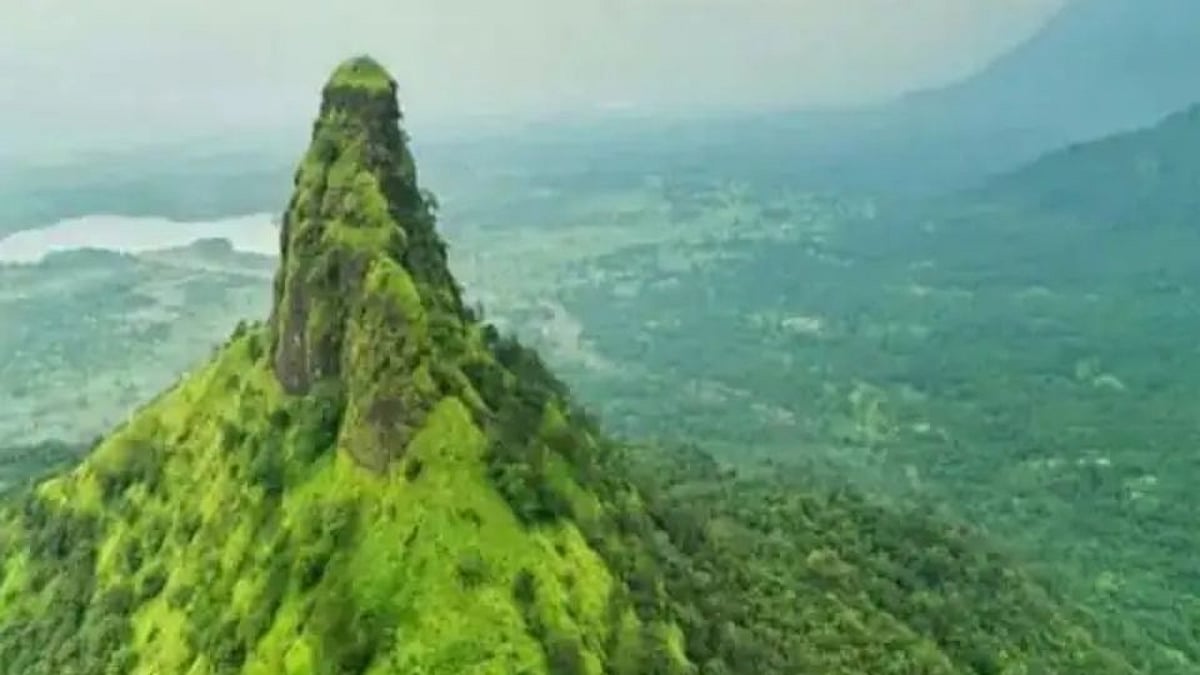 'सेल्फी' बेतली जीवावर, 500 फूट खोल दरीत पडून 17 वर्षीय तरुणीचा मृत्यू I ...