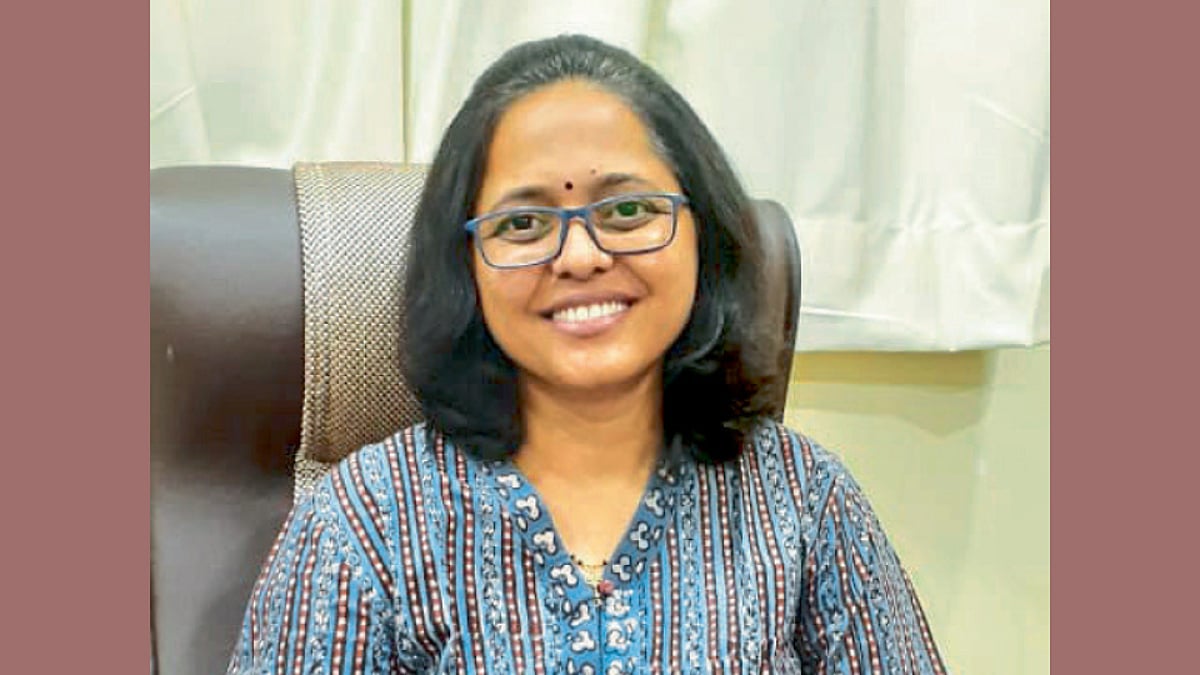 सोलापूर : उपायुक्तपदी विद्या पोळ रुजू | Sakal