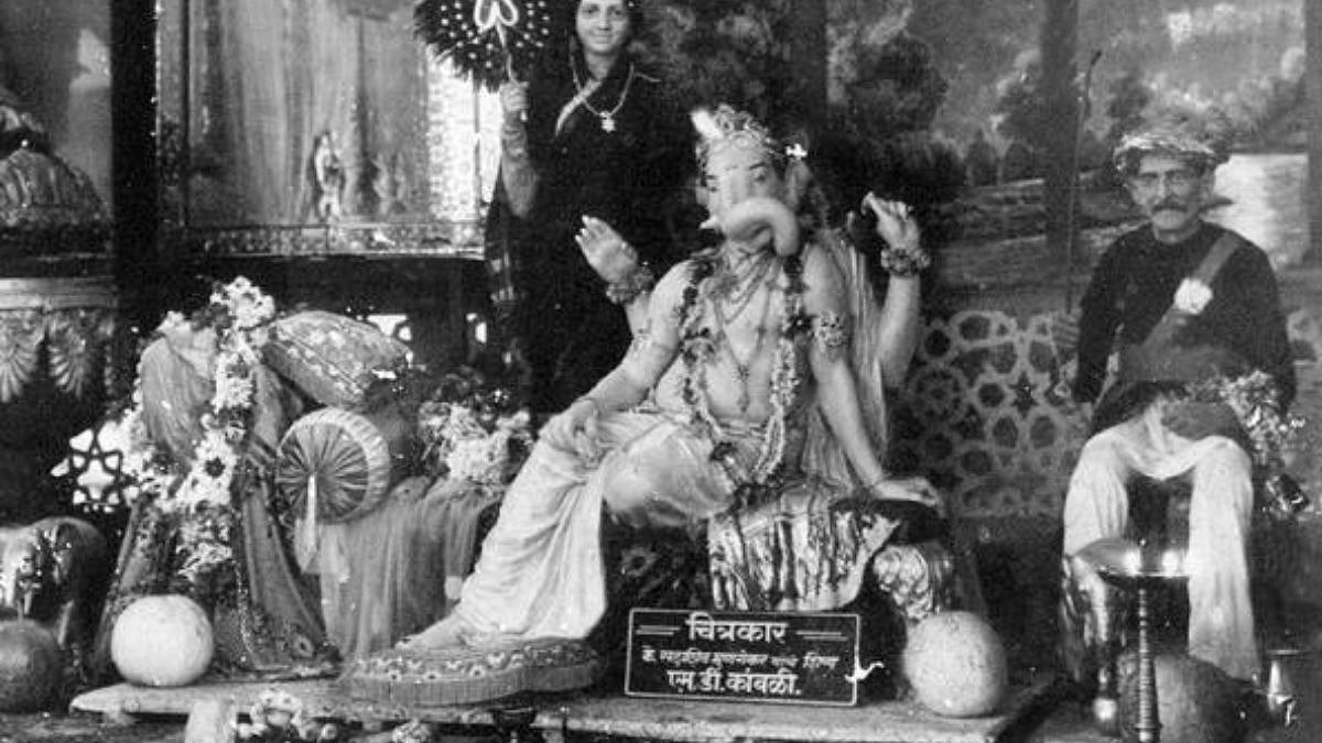 Lalbaugcha Raja : फोटोमधून बघा ‘लालबागचा राजा’चा ऐतिहासिक प्रवास ...