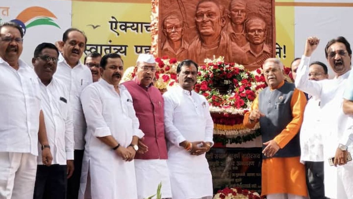 Marathwada Mukti Sangram Day: CM शिंदेनंतर शिवसेनेचे अभिवादन | Sakal