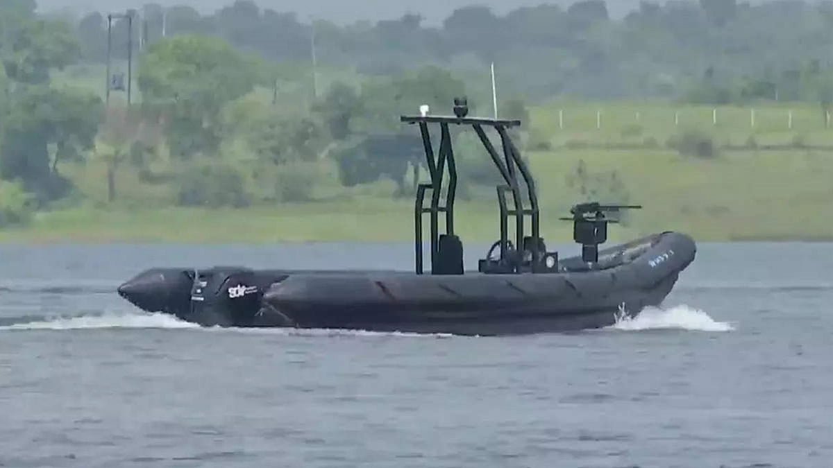 मानवरहित शस्त्रास्त्रयुक्‍त बोटीची चाचणी यशस्वी; सागरी सुरक्षेत होणार ...