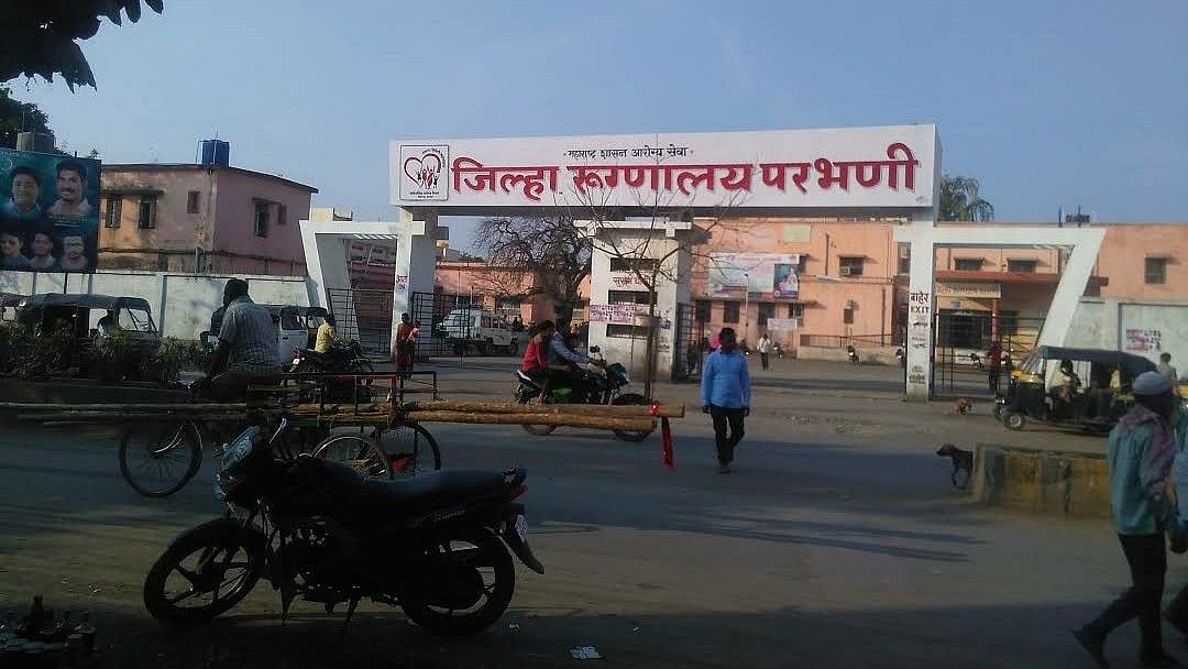 Parbhani डायलिसीस यंत्रणेला भारनियमनाचा अडथळा | Sakal