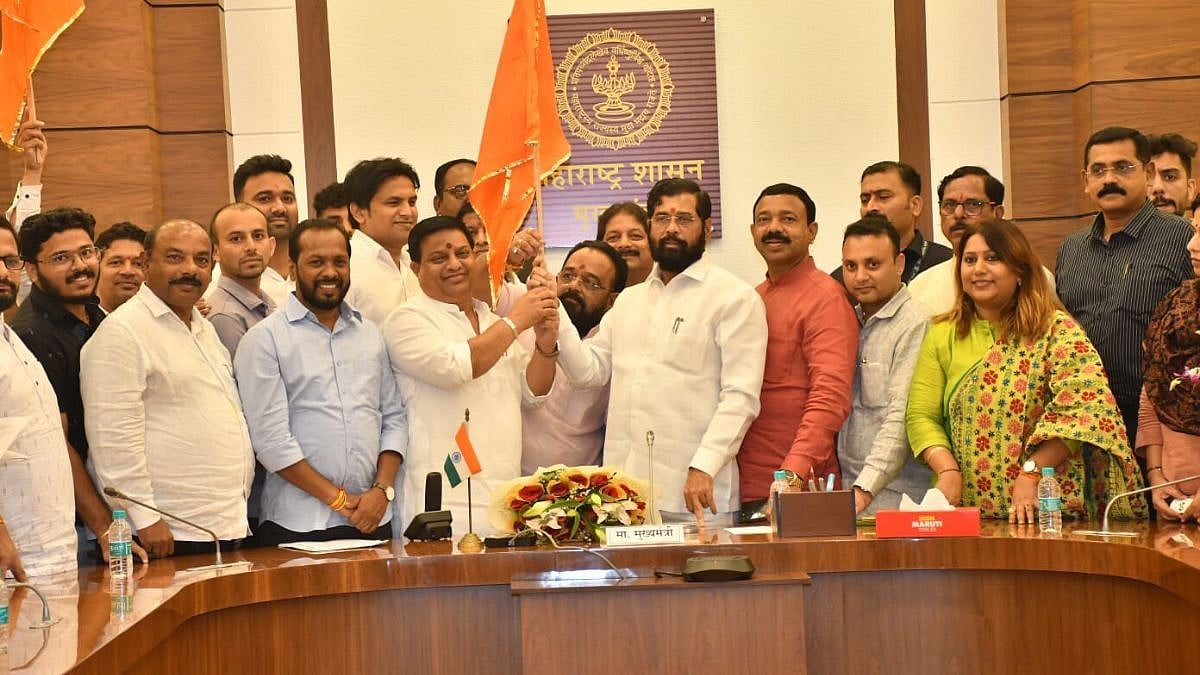 Eknath Shinde: शरद पवारांना धक्का; राष्ट्रवादी जिल्हाप्रमुख मुख्यमंत्री ...