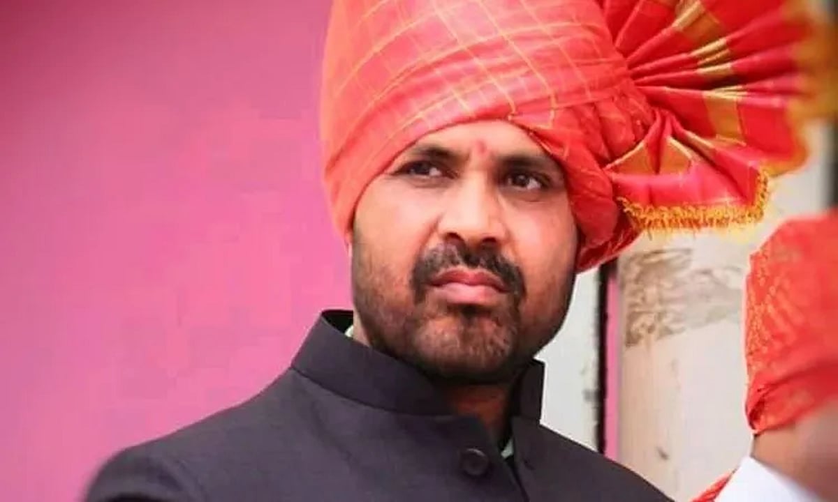 Latur : दिवाळीपूर्वी शेतकऱ्यांना अनुदान द्या; बनसोडे | Sakal