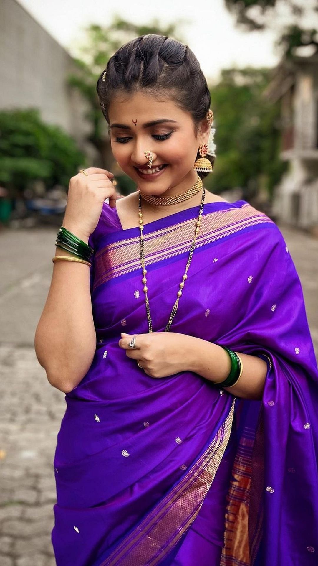 Dnyanada Ramtirthkar : नाकात नथ,कपाळावर चंद्रकोर आणि ज्ञानदाच्या ...