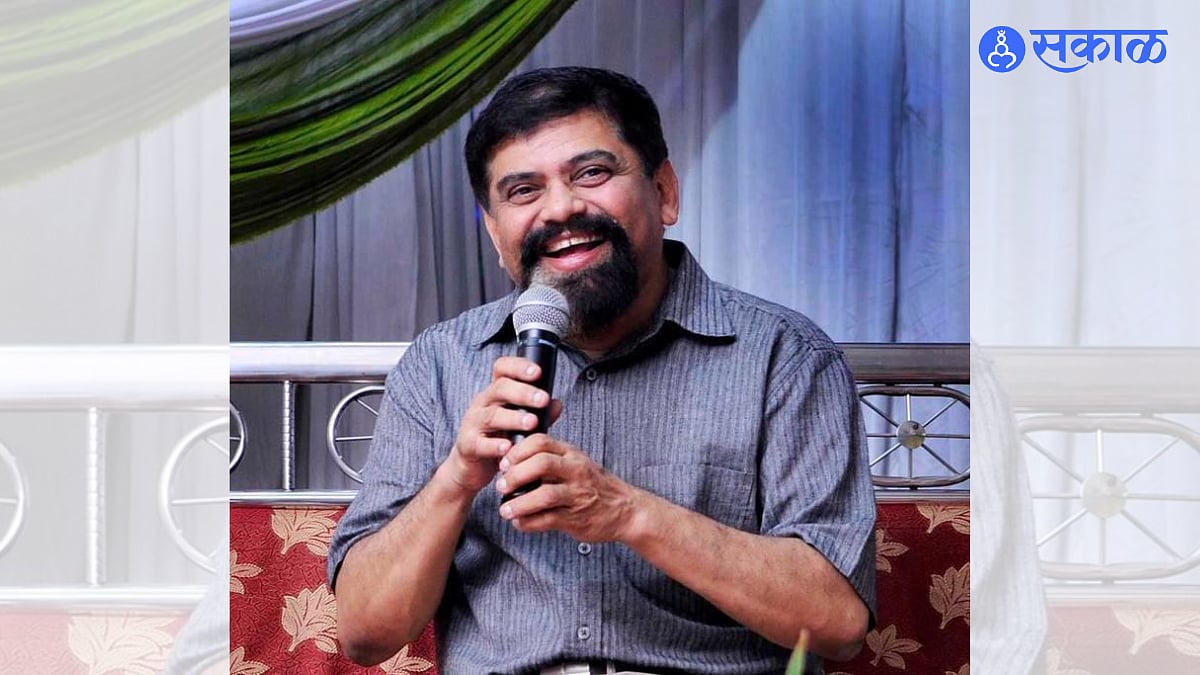 Achyut Godbole | मराठी ज्ञानभाषा होण्यासाठीच लेखन : अच्युत गोडबोले | Sakal