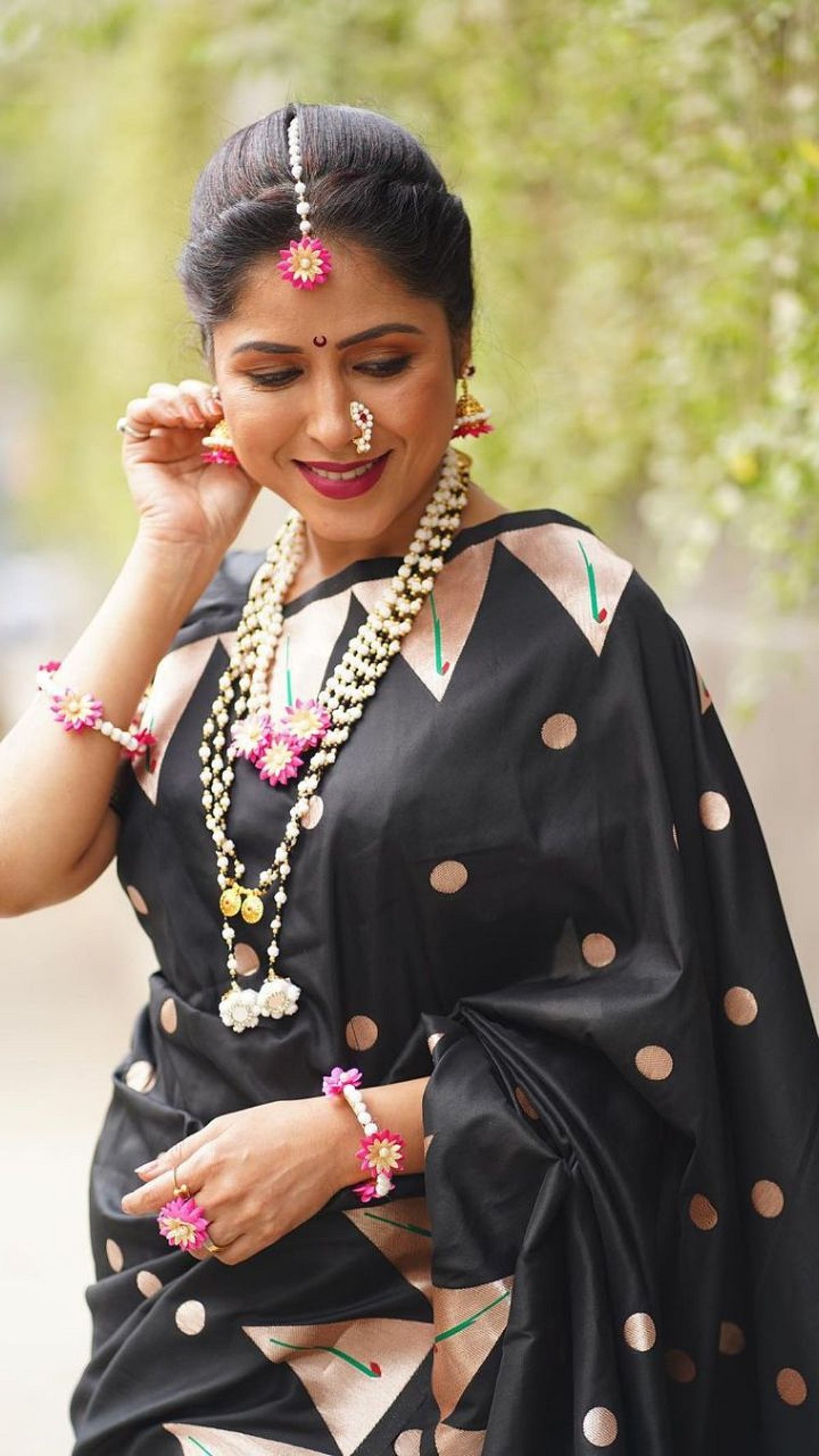 पूनम चांदोरकरचे हलव्याच्या दागिन्यांत खुलले सौंदर्य Punam Chandorkar ...