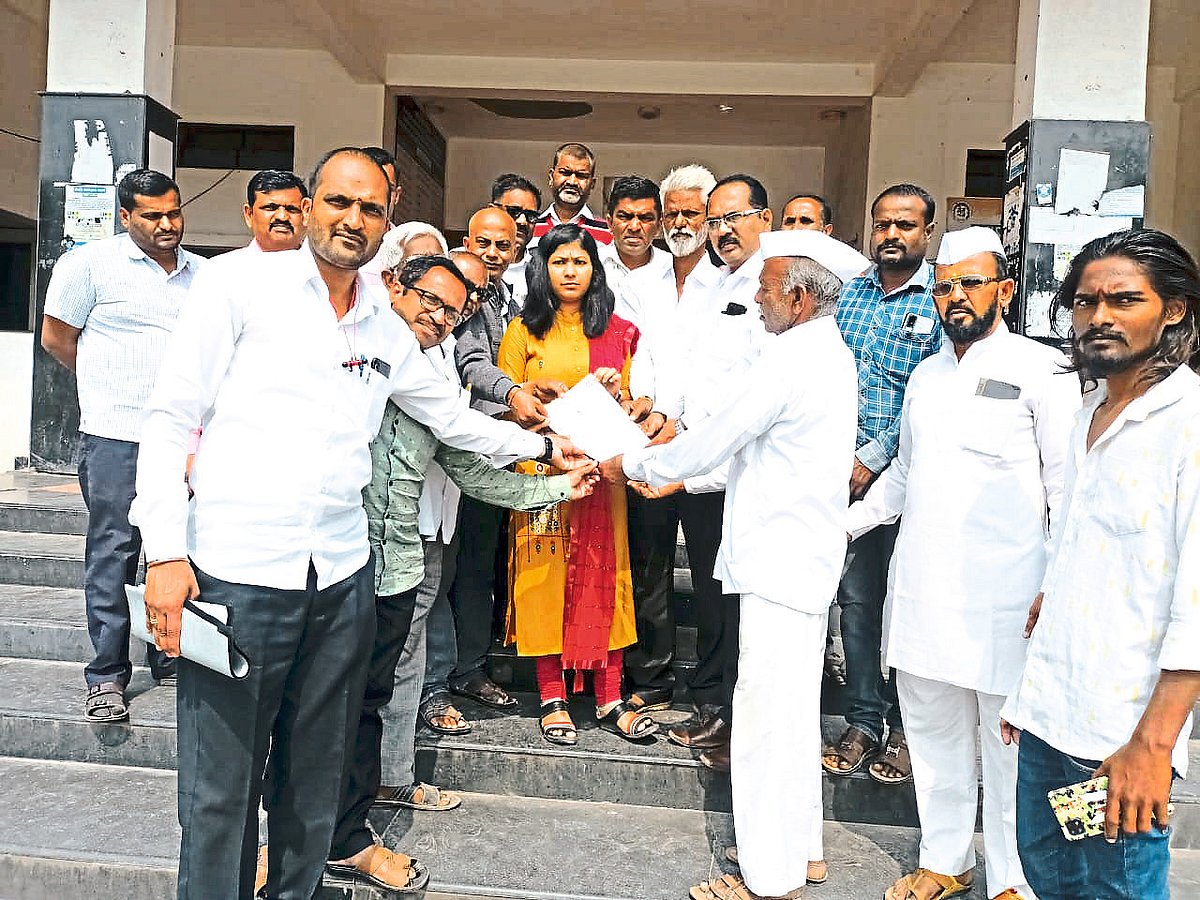 Mathadi Worker Strike : येवल्यात माथाडी कामगारांचा लाक्षणिक संप अन् ...