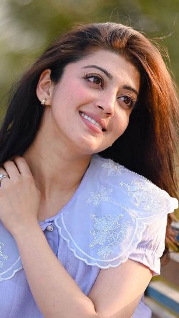 Pranita Subhash : उन्हाळ्यात डोळ्यांना गारवा देणारं सौदर्य!