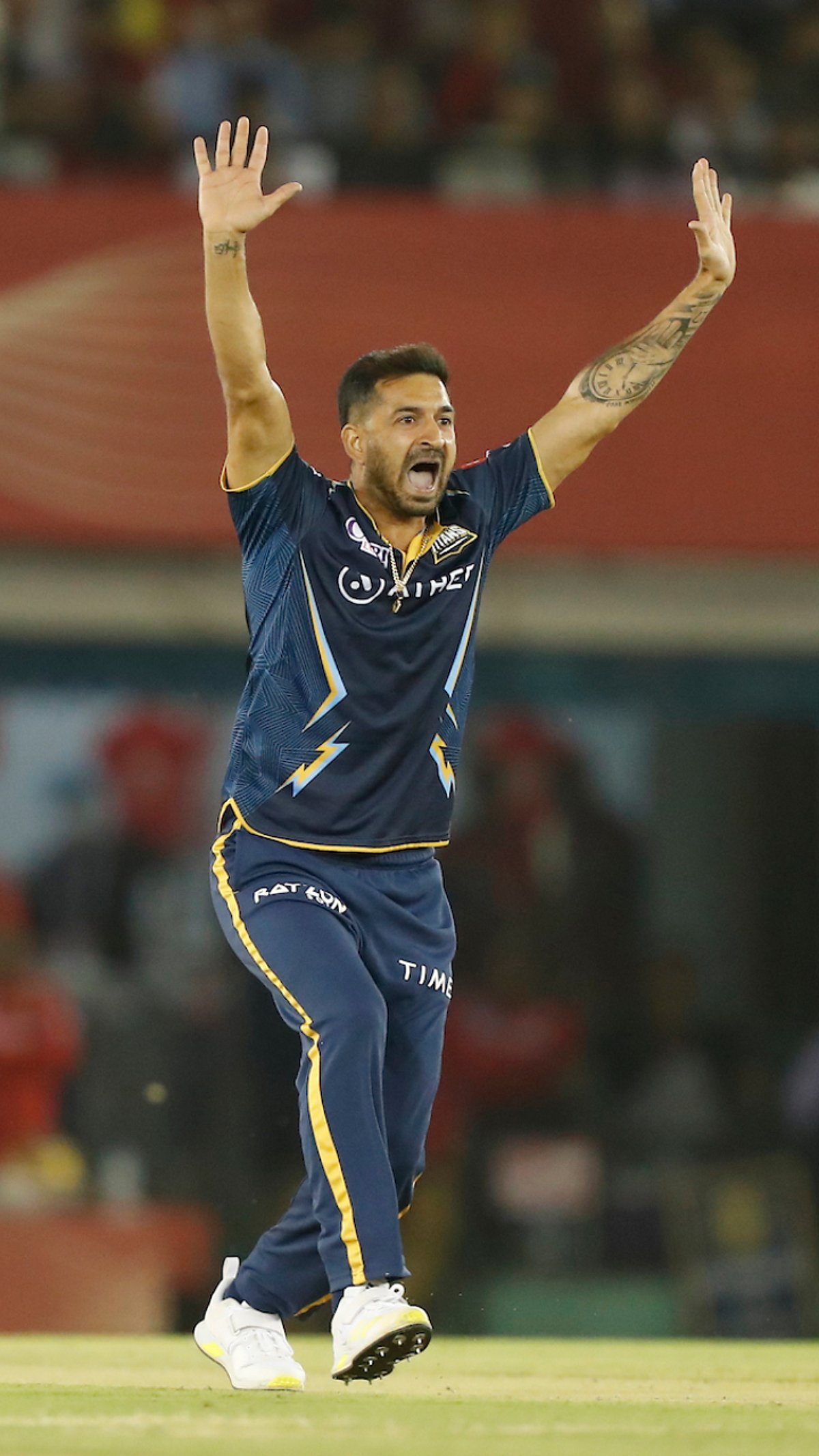 Mohit Sharma : वर्ल्डकप खेळलेला प्लेअर बनला नेट बॉलर, पण का…? | Sakal