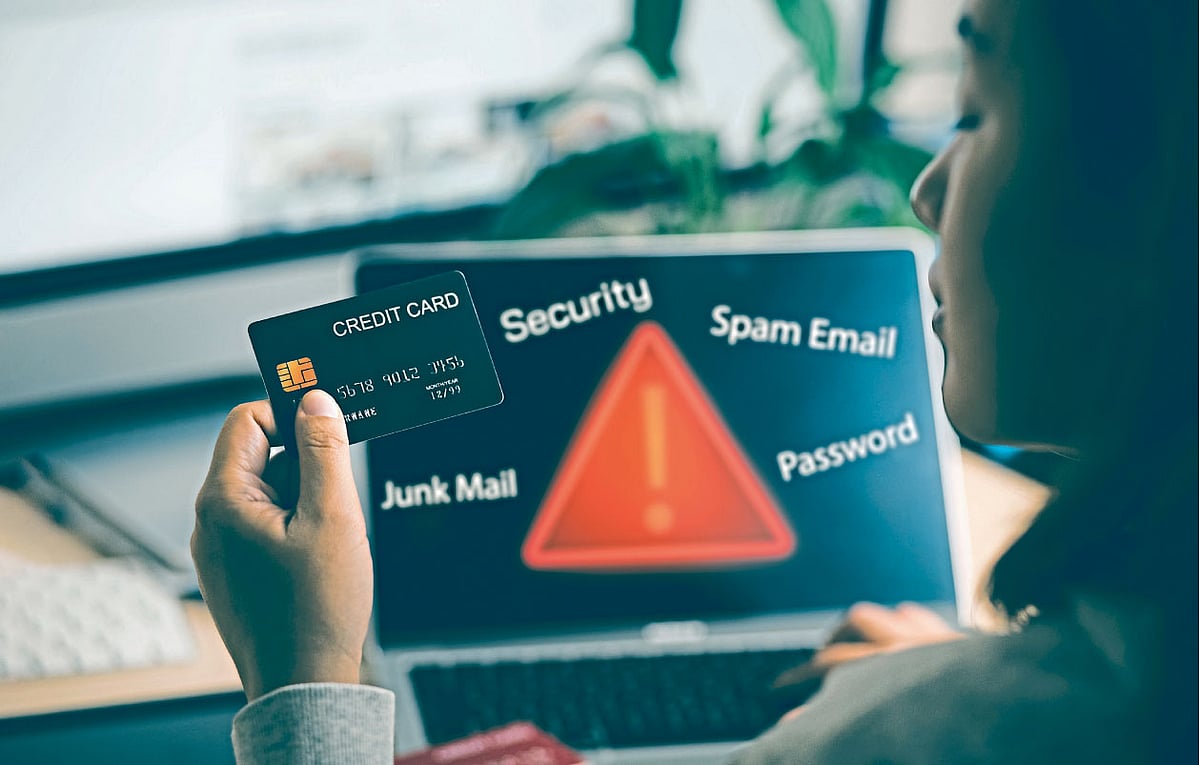 क्रेडिट कार्डावरून फसवणूक Credit card fraud woman entrepreneur blocked ...