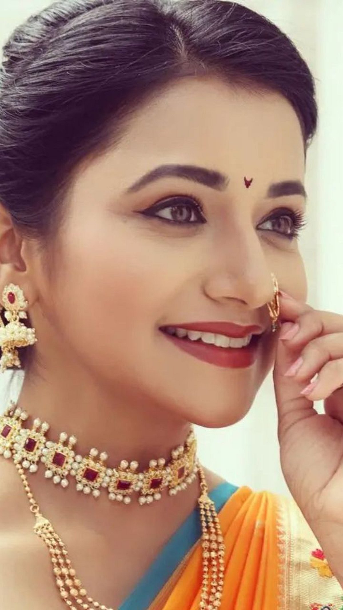 Jui Gadkari : जुई सारखीच जुई गडकरी! | Jui Gadkari Photos | Sakal